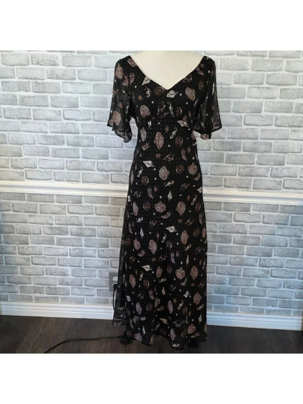 LOFT | Dresses | Loft Black Seashell Maxi Dress Flutter Sleeve 2 Beachy ...